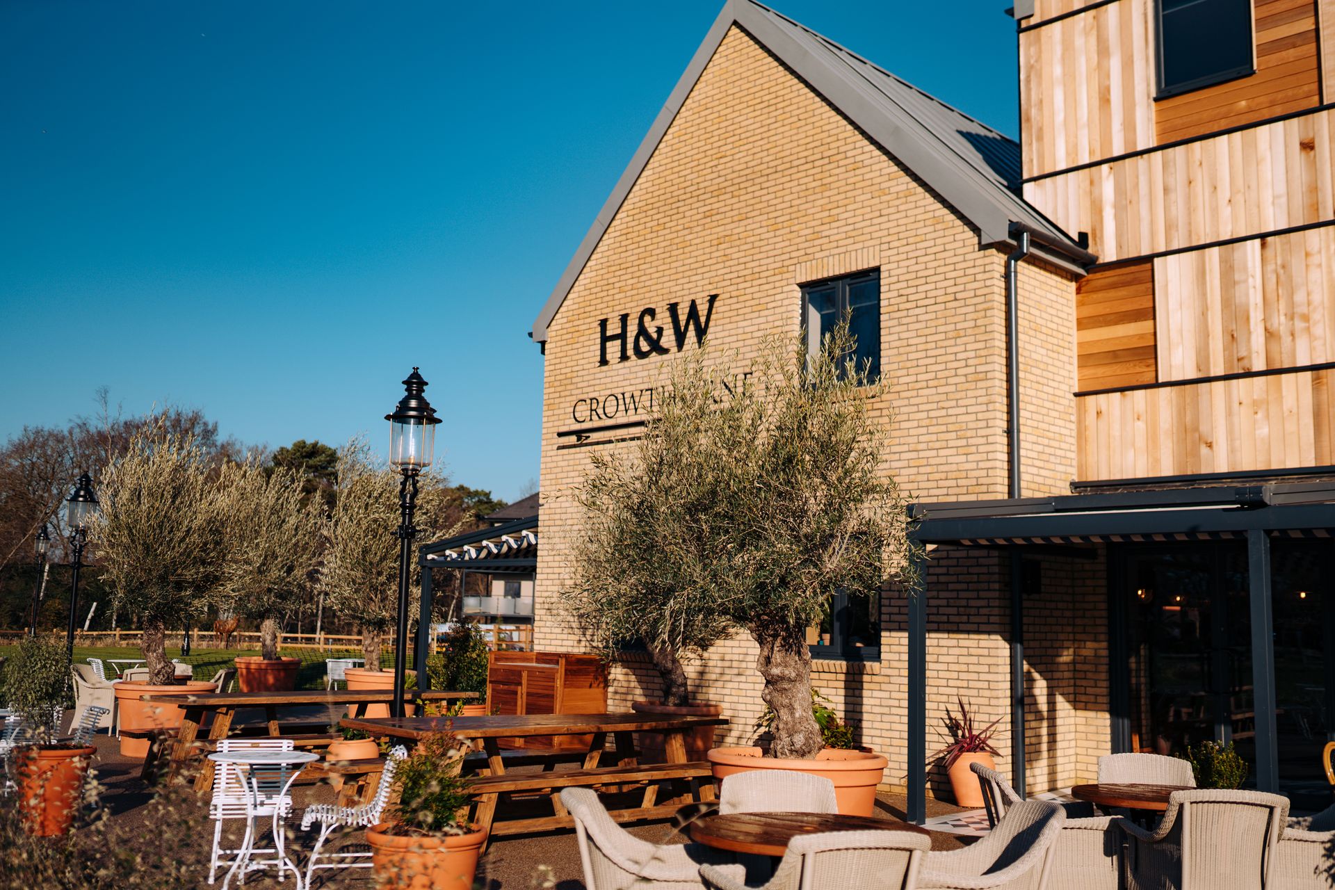H&W Crowthorne | Pub & Restaurant in Bracknell