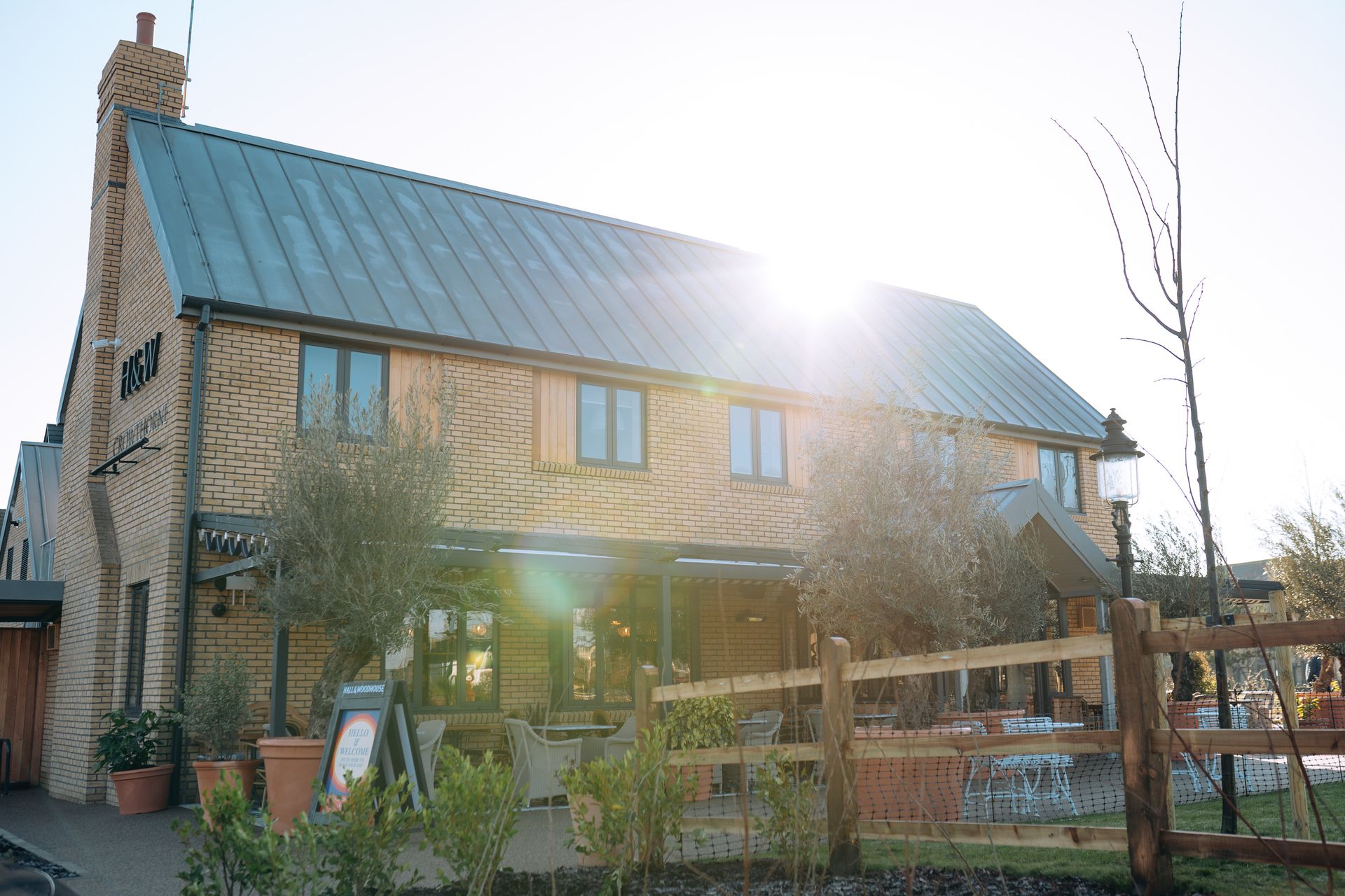 Hall & Woodhouse Crowthorne | Pub in Berkshire for all day dining